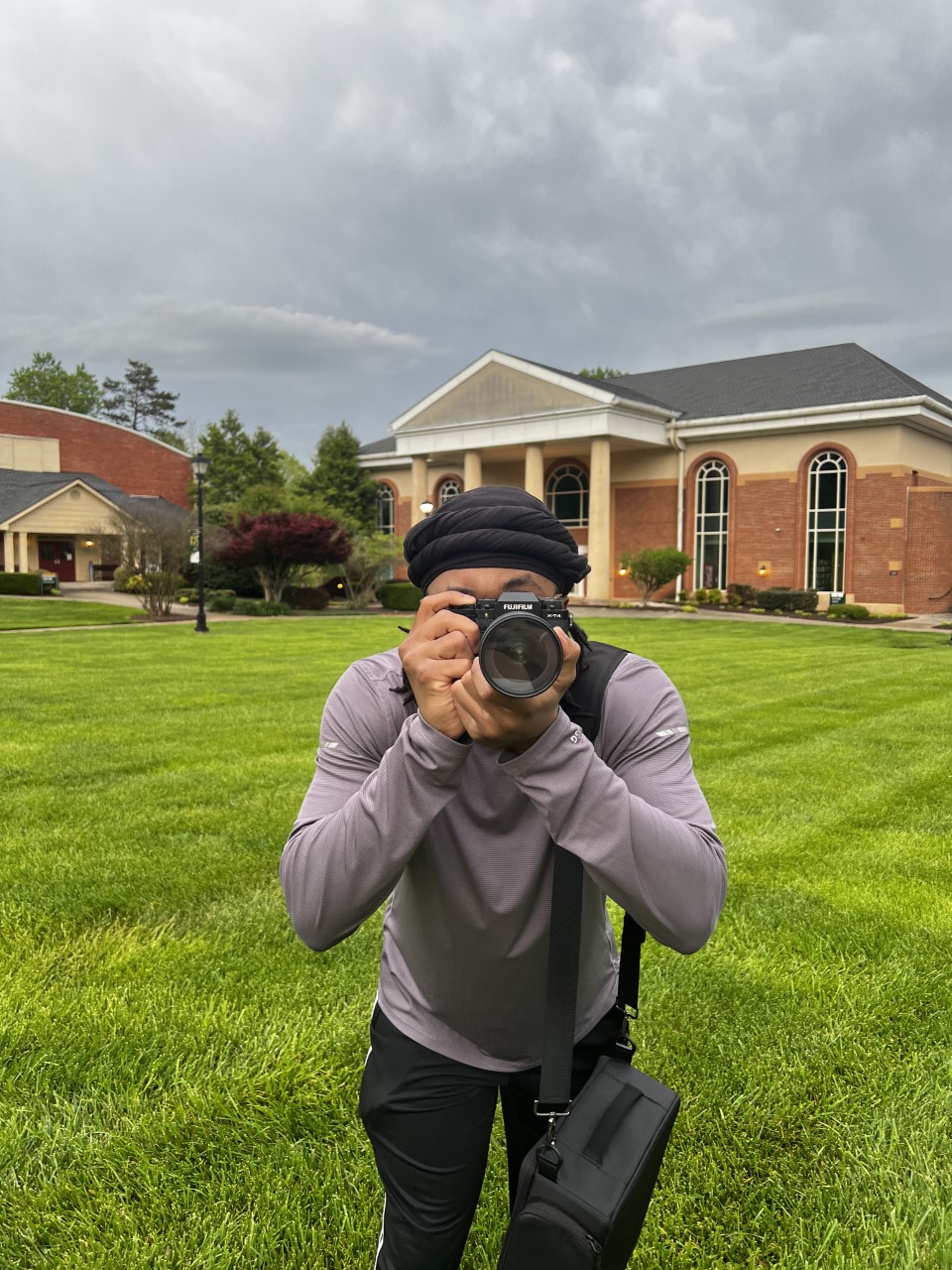 Photographer vs. Grad season – Piedmont Photojournalists